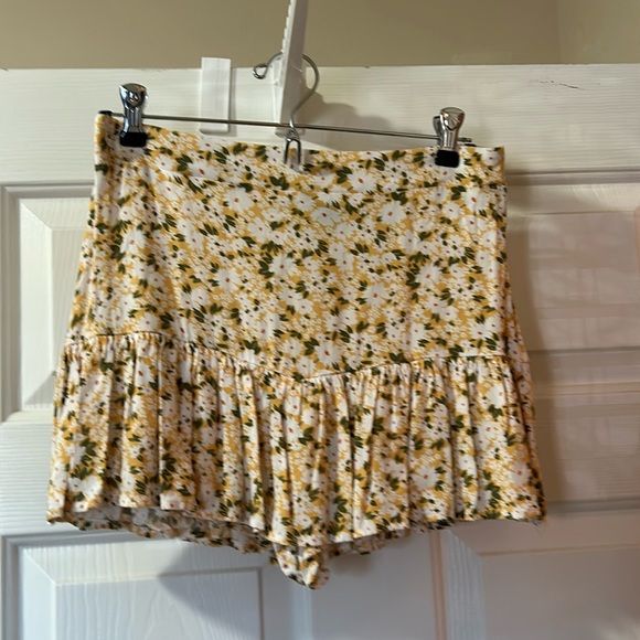 Forever 21 | Skirts | Yellow Skort With White And Green Flowers From ...